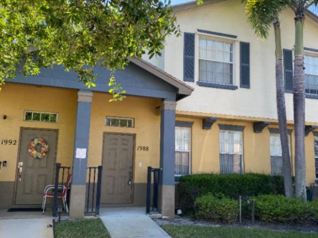 3 Br, 3 bath, Townhouse/Brownstone/RowHouse 1988 SE High Springs Dr