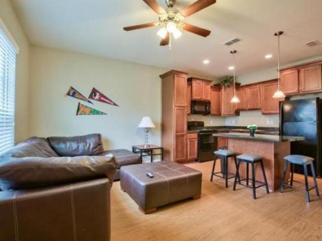 3 Br, 3 bath, Townhouse/Brownstone/RowHouse 1929 Ann Arbor Ave