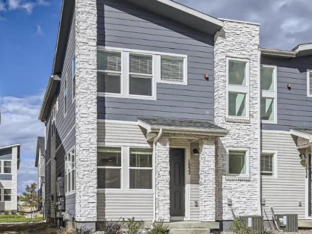 3 Br, 3 bath, Townhouse/Brownstone/RowHouse 1932 Rosen Dr