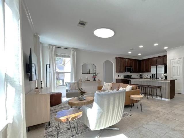 3 Br, 3 bath, Townhouse/Brownstone/RowHouse 19 Umbria Ln