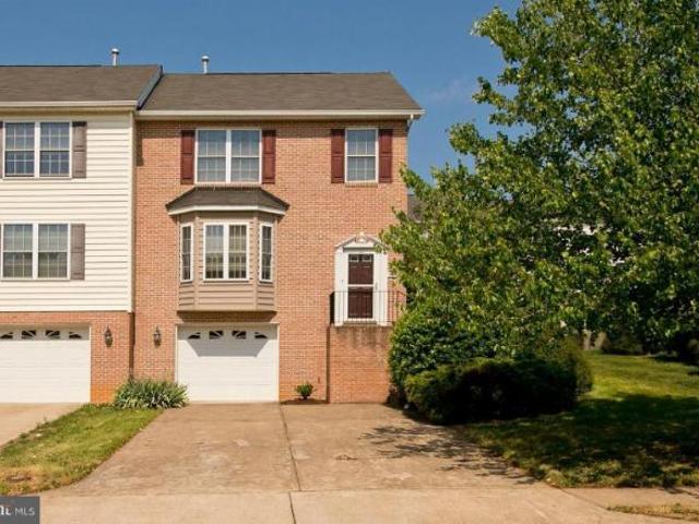 3 Br, 3 bath, Townhouse/Brownstone/RowHouse 2079 Honeysuckle Ln