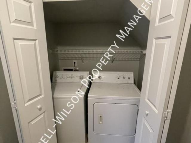 3 Br, 3 bath, Townhouse/Brownstone/RowHouse 207 Highgate Cir