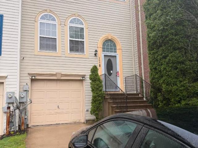 3 Br, 3 bath, Townhouse/Brownstone/RowHouse 208 Persimmon Cir