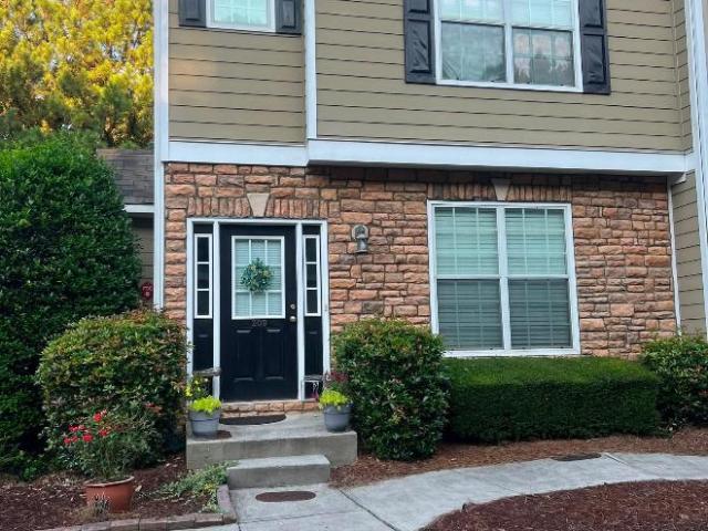 3 Br, 3 bath, Townhouse/Brownstone/RowHouse 209 Riverstone Commons Cir