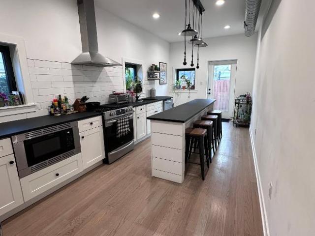 3 Br, 3 bath, Townhouse/Brownstone/RowHouse 2034 E Hazzard St
