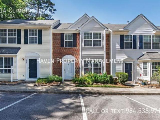 3 Br, 3 bath, Townhouse/Brownstone/RowHouse 214 Climbing Ivy Ct