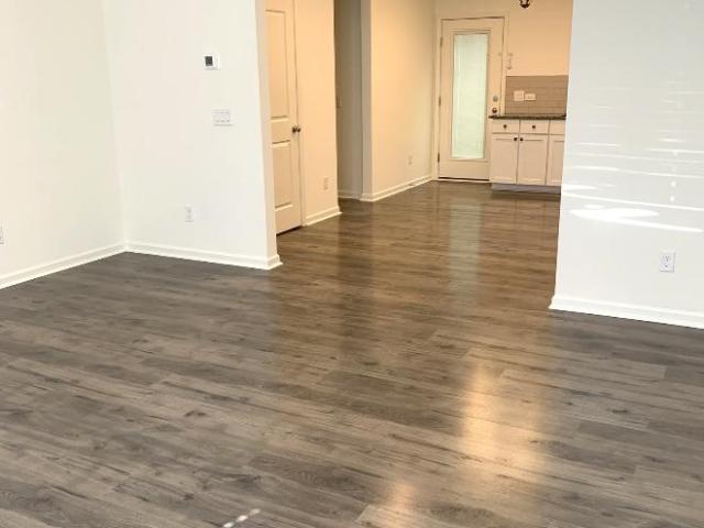 3 Br, 3 bath, Townhouse/Brownstone/RowHouse 215 Banbury Ln