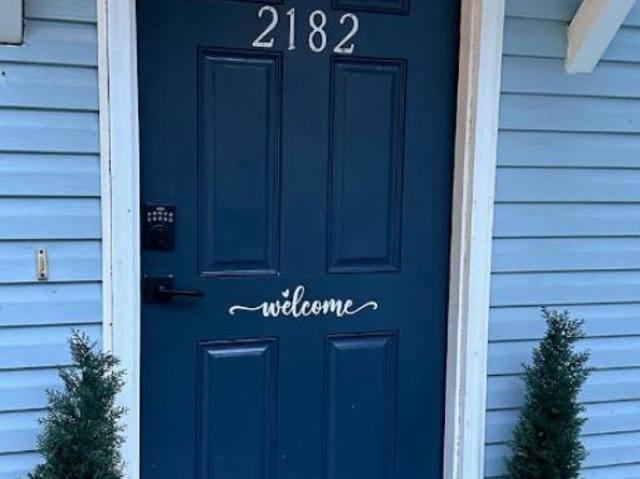 3 Br, 3 bath, Townhouse/Brownstone/RowHouse 2182 Timberwood Circle S