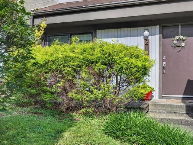 3 Br, 3 bath, Townhouse/Brownstone/RowHouse 2190 Cartwright Place