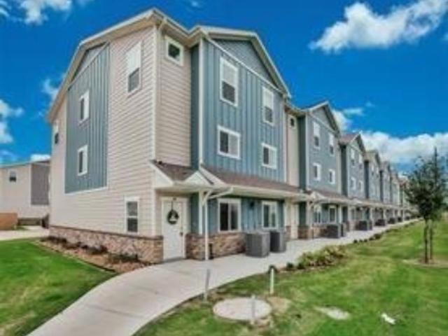 3 Br, 3 bath, Townhouse/Brownstone/RowHouse 21155 Gosling Rd