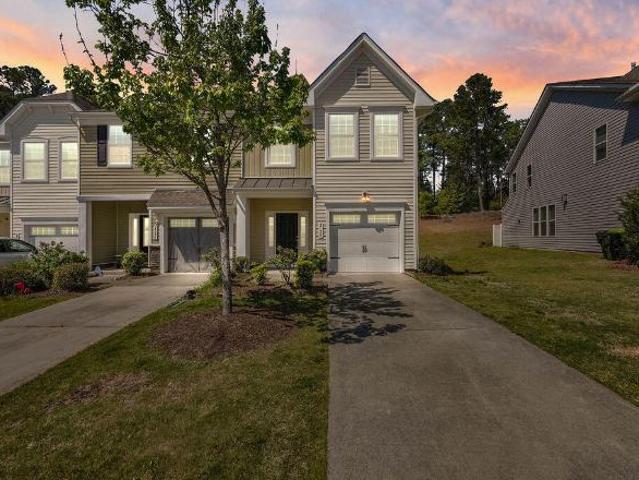 3 Br, 3 bath, Townhouse/Brownstone/RowHouse 2120 Junewood Lane