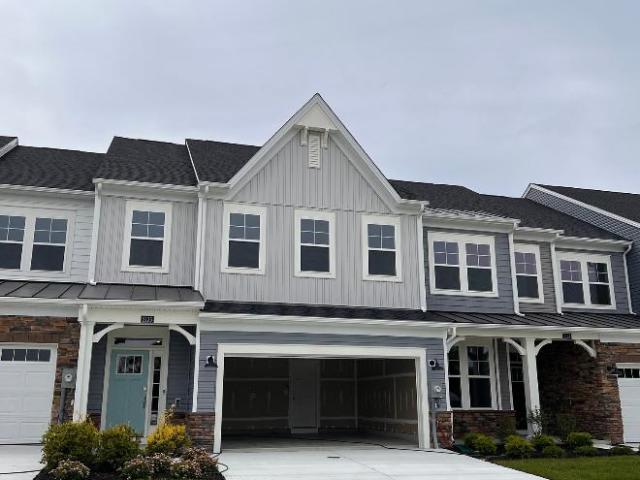 3 Br, 3 bath, Townhouse/Brownstone/RowHouse 2136 Winterberry Ln