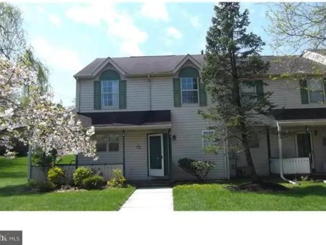 3 Br, 3 bath, Townhouse/Brownstone/RowHouse 21 Adam Ct