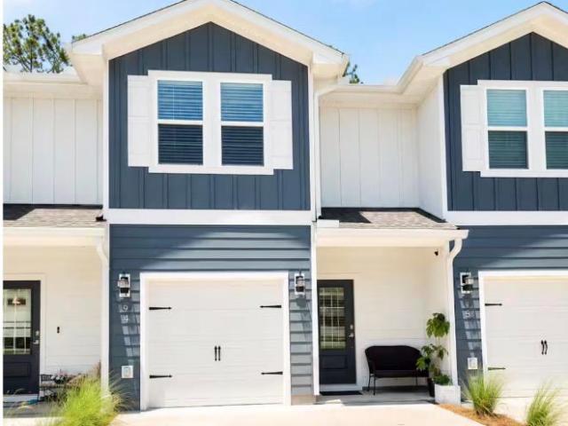 3 Br, 3 bath, Townhouse/Brownstone/RowHouse 21 Phoenix St