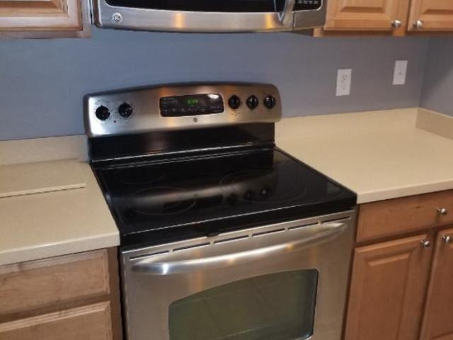 3 Br, 3 bath, Townhouse/Brownstone/RowHouse 2264 Forest Ridge Terrace