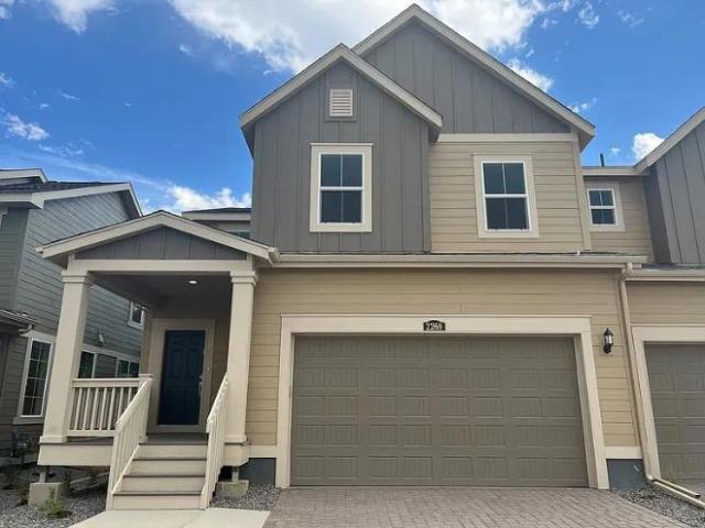 3 Br, 3 bath, Townhouse/Brownstone/RowHouse 2268 Crescent Cir E