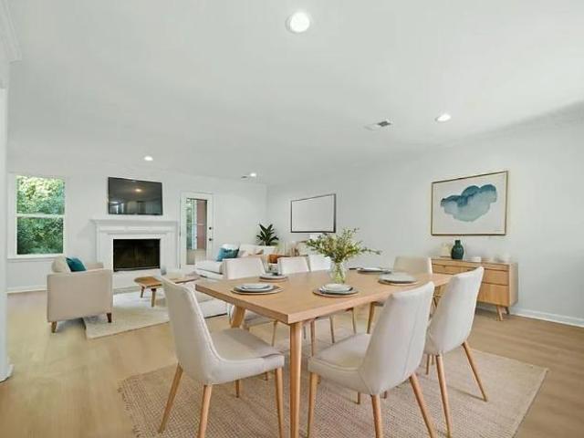 3 Br, 3 bath, Townhouse/Brownstone/RowHouse 2270 Newport Lndg