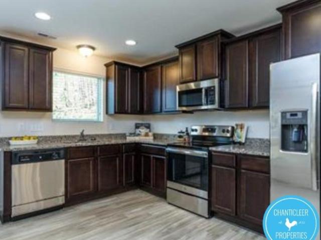 3 Br, 3 bath, Townhouse/Brownstone/RowHouse 227 Socket Street