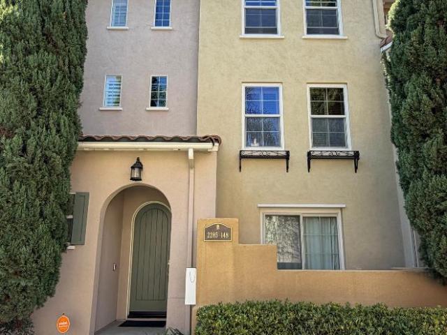 3 Br, 3 bath, Townhouse/Brownstone/RowHouse 2285 Huntington Pt Rd
