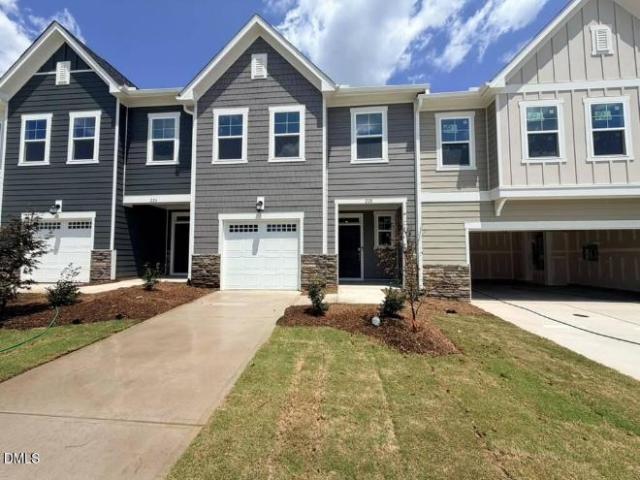 3 Br, 3 bath, Townhouse/Brownstone/RowHouse 228 Deercroft Drive