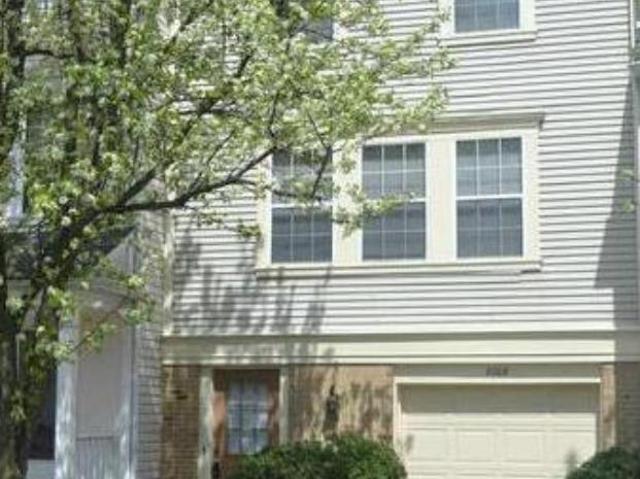 3 Br, 3 bath, Townhouse/Brownstone/RowHouse 2208 Wimbledon Circle