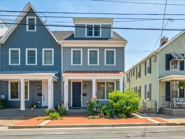 3 Br, 3 bath, Townhouse/Brownstone/RowHouse 222 E 6th St