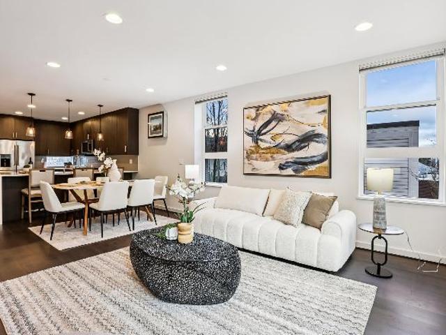 3 Br, 3 bath, Townhouse/Brownstone/RowHouse 2347 10th Avenue East