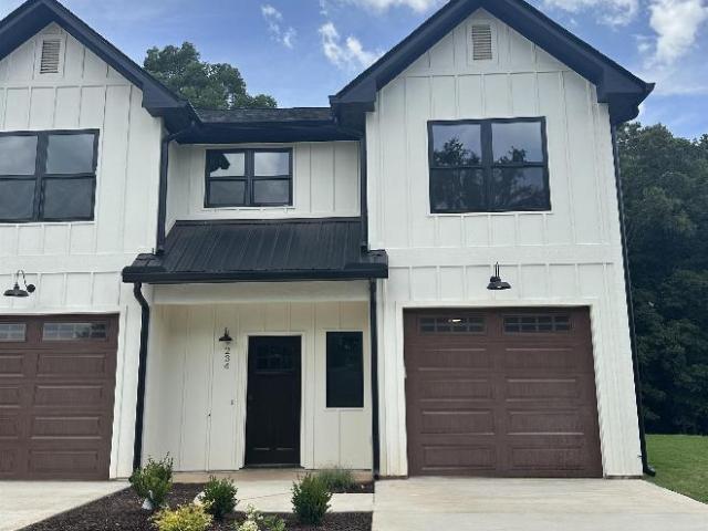 3 Br, 3 bath, Townhouse/Brownstone/RowHouse 234 Bowers Estates Road