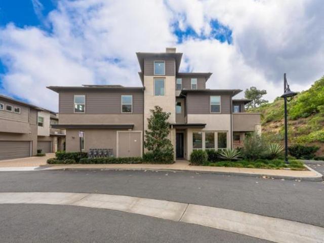 3 Br, 3 bath, Townhouse/Brownstone/RowHouse 2375 Aperture Cir