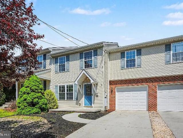3 Br, 3 bath, Townhouse/Brownstone/RowHouse 239 G St