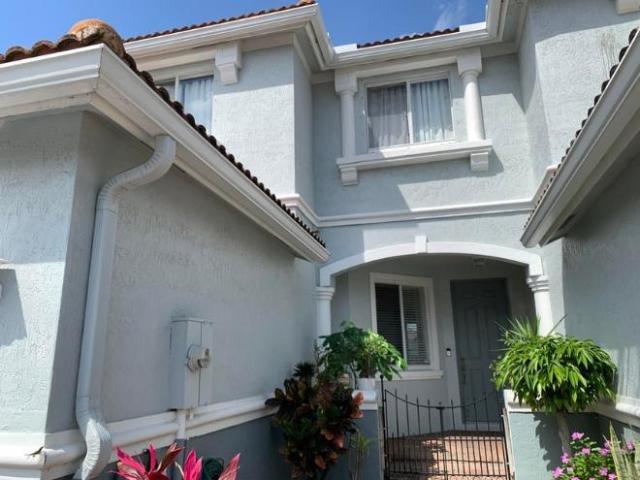 3 Br, 3 bath, Townhouse/Brownstone/RowHouse 2304 Center Stone Lane