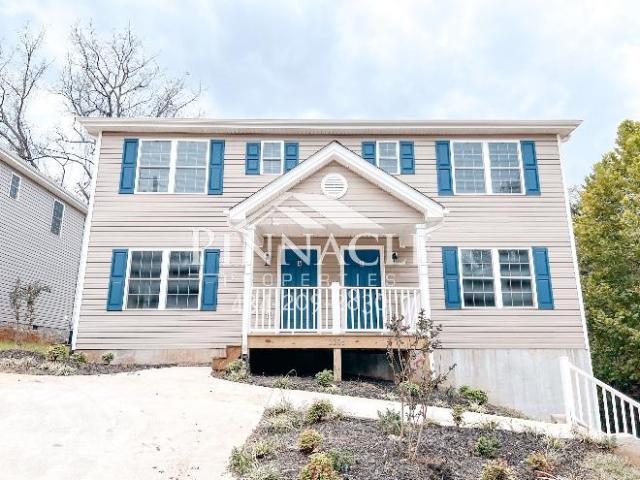 3 Br, 3 bath, Townhouse/Brownstone/RowHouse 2305 Tazewell Ave