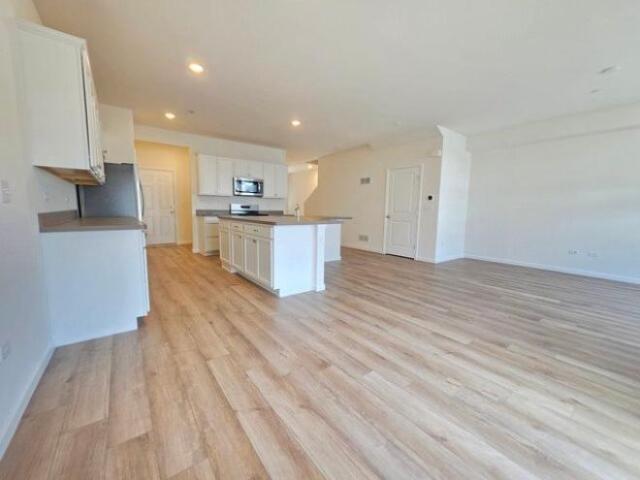 3 Br, 3 bath, Townhouse/Brownstone/RowHouse 2318 Horseshoe Cir