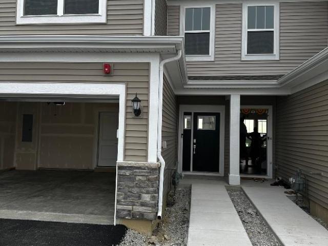 3 Br, 3 bath, Townhouse/Brownstone/RowHouse 231 Cooney Way