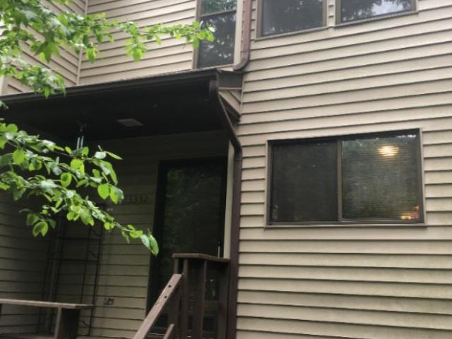 3 Br, 3 bath, Townhouse/Brownstone/RowHouse 23352 Black Oak Ct