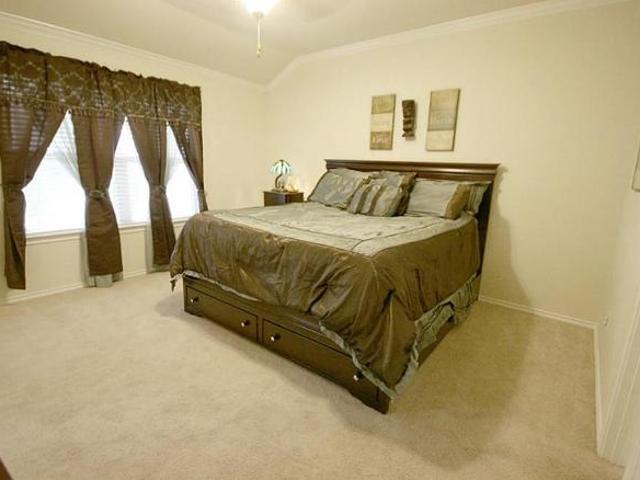 3 Br, 3 bath, Townhouse/Brownstone/RowHouse 24654 Folkstone Cir