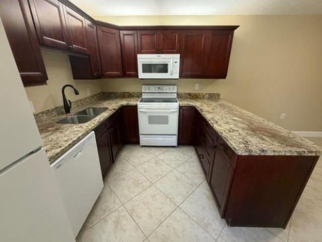 3 Br, 3 bath, Townhouse/Brownstone/RowHouse 2407 24th Lane