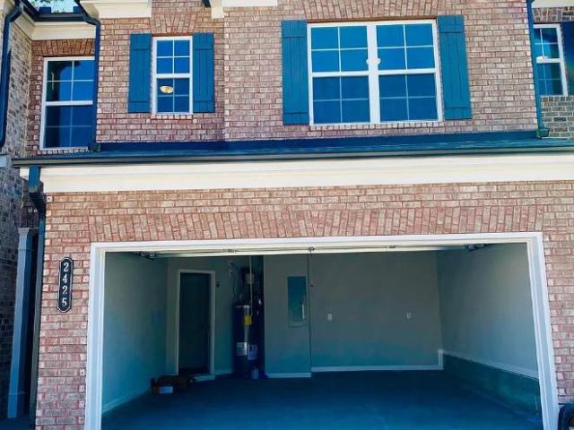 3 Br, 3 bath, Townhouse/Brownstone/RowHouse 2425 Morgan Place Dr