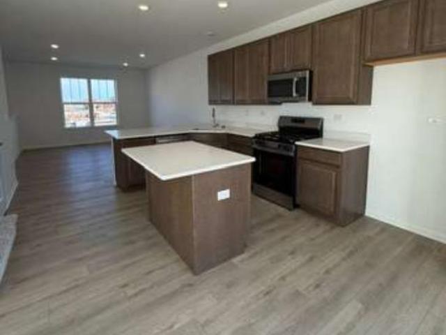 3 Br, 3 bath, Townhouse/Brownstone/RowHouse 25644 W Yorkshire Drive