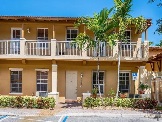 3 Br, 3 bath, Townhouse/Brownstone/RowHouse 2502 NW 4th Street