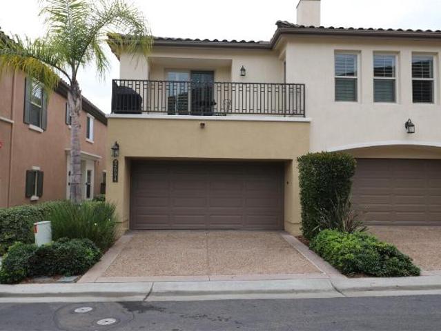 3 Br, 3 bath, Townhouse/Brownstone/RowHouse 2694 Bellezza Drive