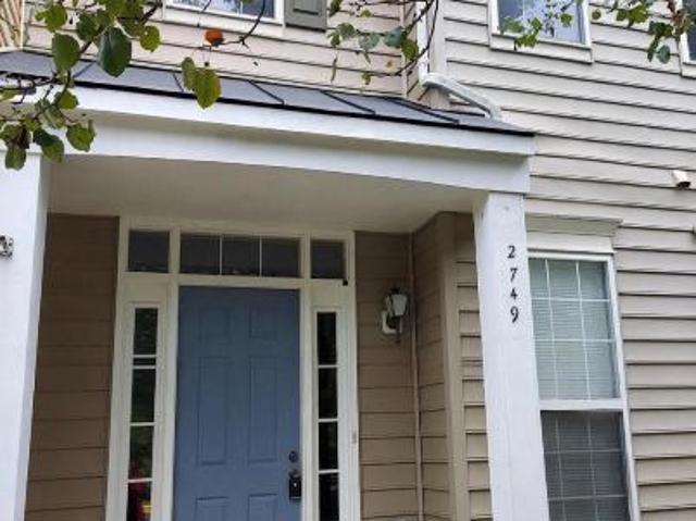 3 Br, 3 bath, Townhouse/Brownstone/RowHouse 2749 Middle Neck Rd