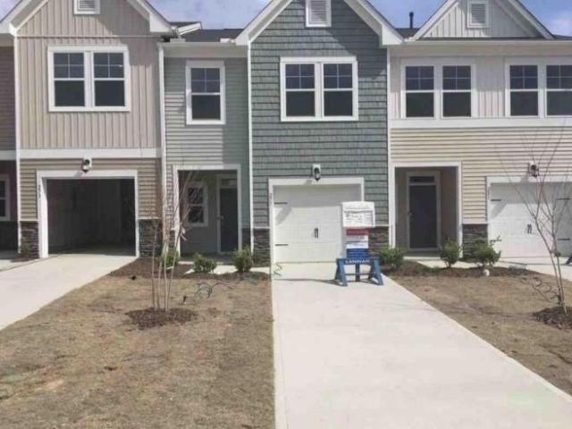 3 Br, 3 bath, Townhouse/Brownstone/RowHouse 277 Paramount Dr