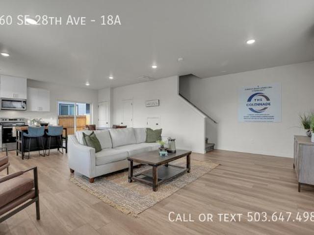 3 Br, 3 bath, Townhouse/Brownstone/RowHouse 2710 Lyon St
