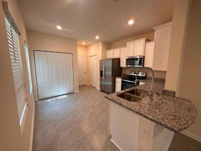 3 Br, 3 bath, Townhouse/Brownstone/RowHouse 272 Talulla Trail