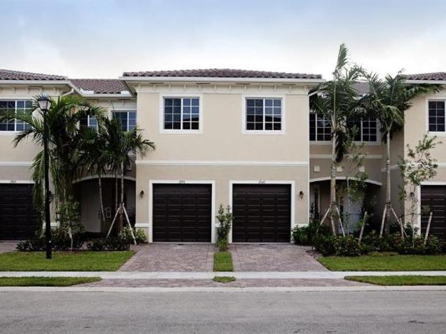 3 Br, 3 bath, Townhouse/Brownstone/RowHouse 2844 SW 81