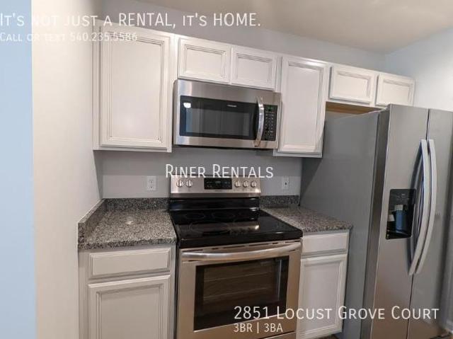 3 Br, 3 bath, Townhouse/Brownstone/RowHouse 2851 Locust Grove Court