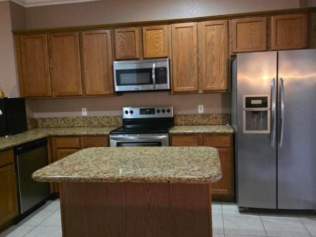3 Br, 3 bath, Townhouse/Brownstone/RowHouse 2866 S Oasis Drive