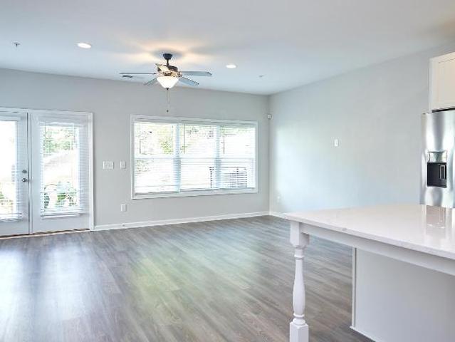 3 Br, 3 bath, Townhouse/Brownstone/RowHouse 2890 Royal Heights Dr NW