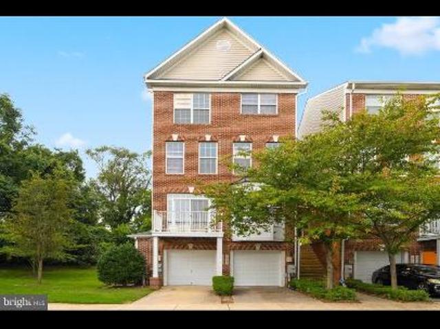 3 Br, 3 bath, Townhouse/Brownstone/RowHouse 2809 Forest Run Dr